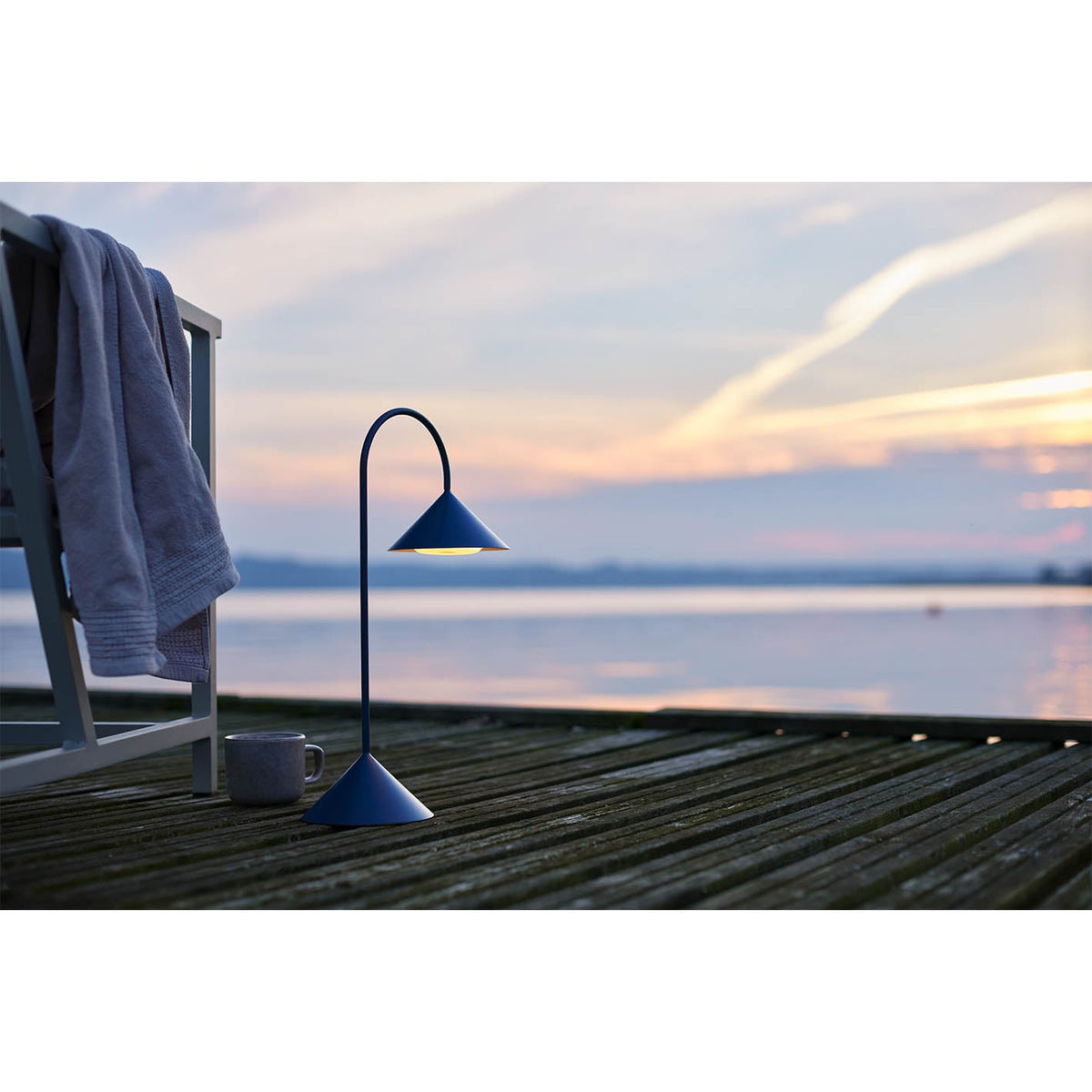 Grasp portable table lamp matt petroleum - candeeiro de mesa ou pé ...